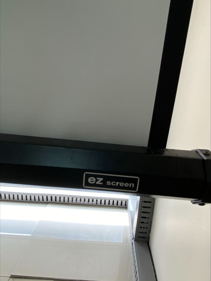 USED LIKE NEW!! EZ Tripod Screen 70" X 70" Matt White, Photography ...