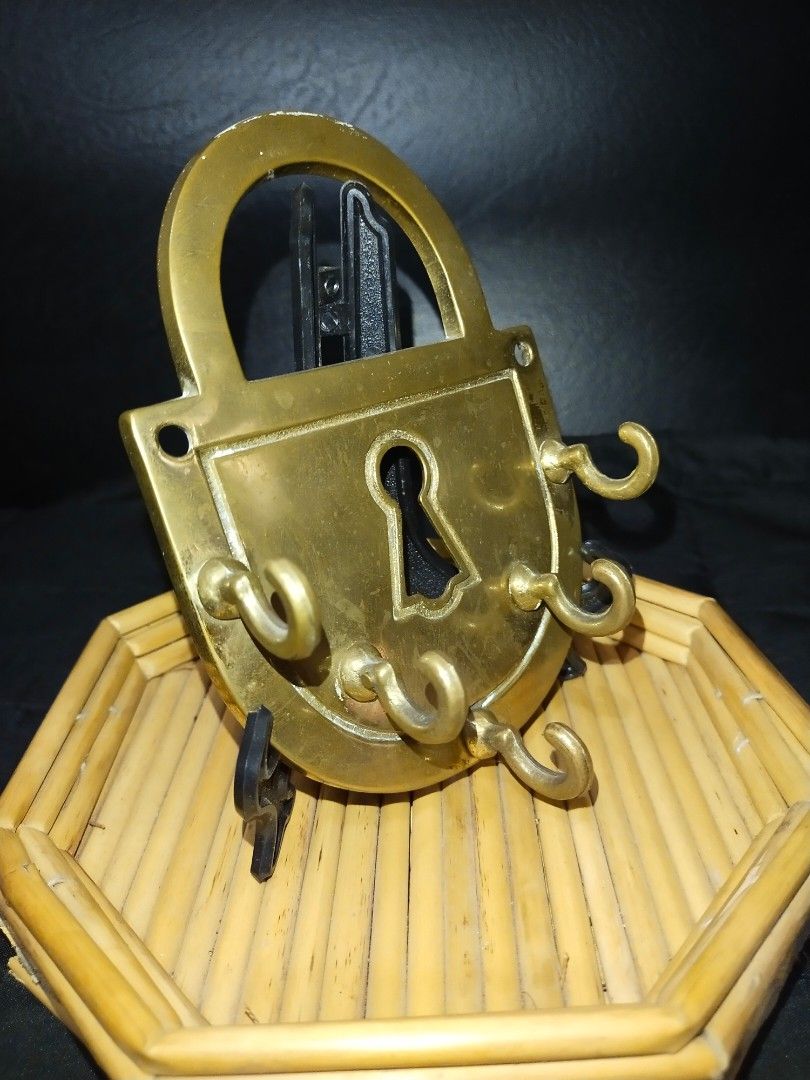 Vintage Padlock shaped key holder, Hobbies & Toys, Memorabilia ...