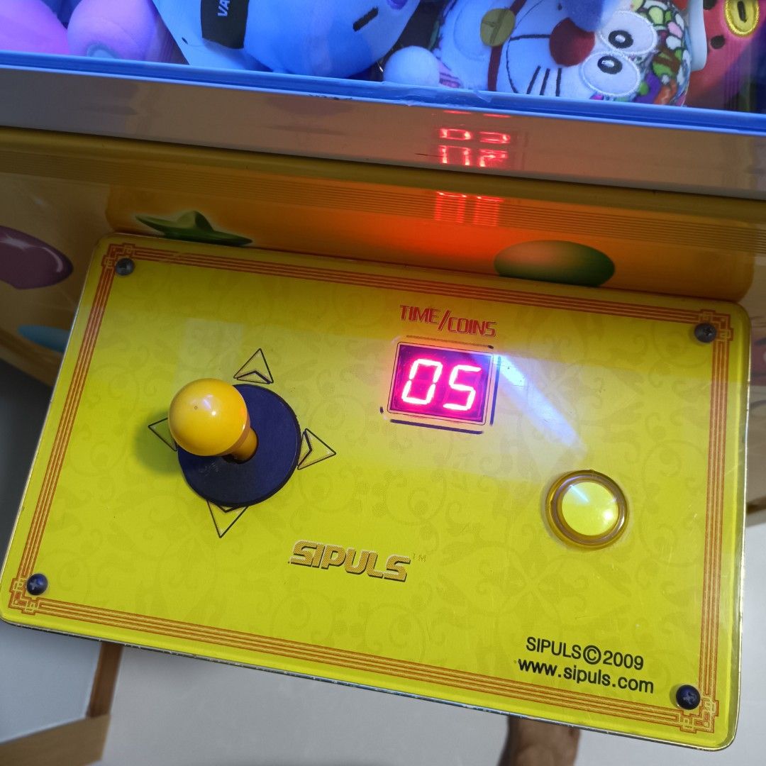 WTS: UFO Claw Catcher Machine, Hobbies & Toys, Toys & Games on Carousell