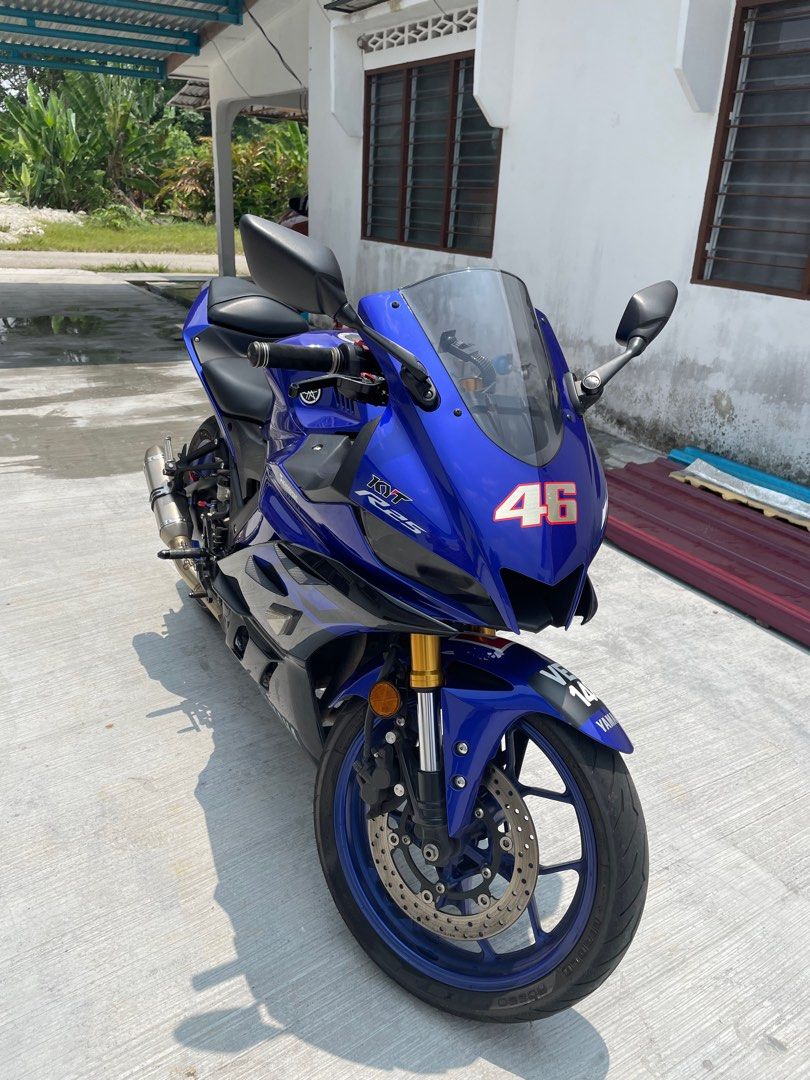 Yamaha R25 v2 2019, Motorbikes on Carousell