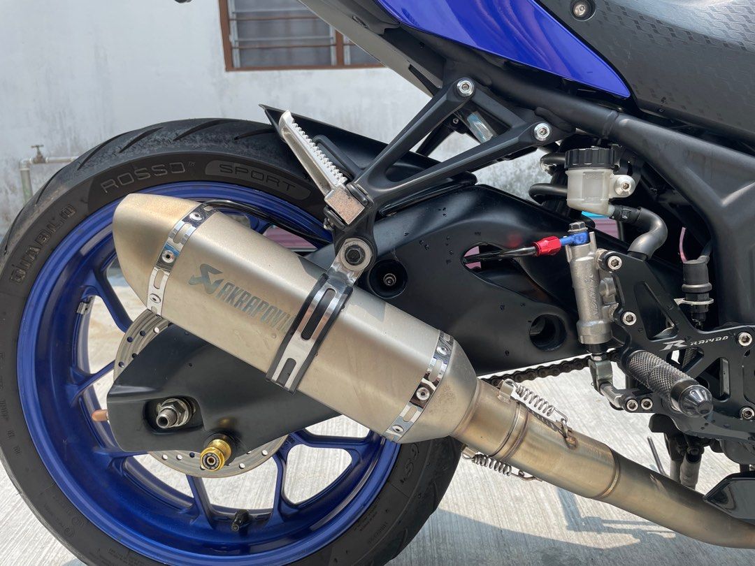 Yamaha R25 v2 2019, Motorbikes on Carousell