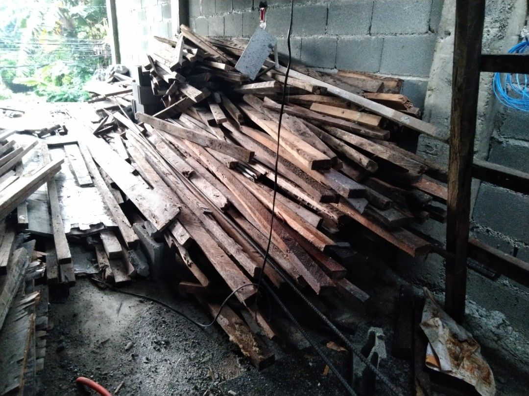 380 to 400+ pcs Coco Lumber Formworks & Phenolic like GI Pipe Tubular ...