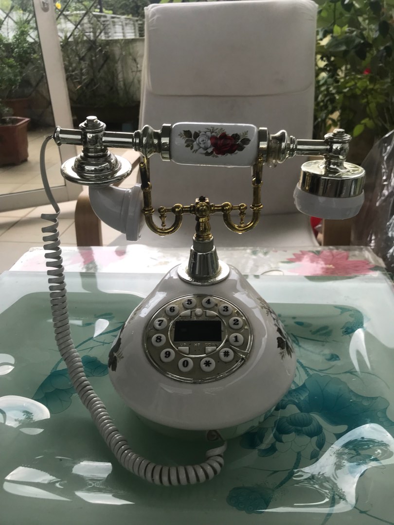Antique Telephone, Announcements on Carousell