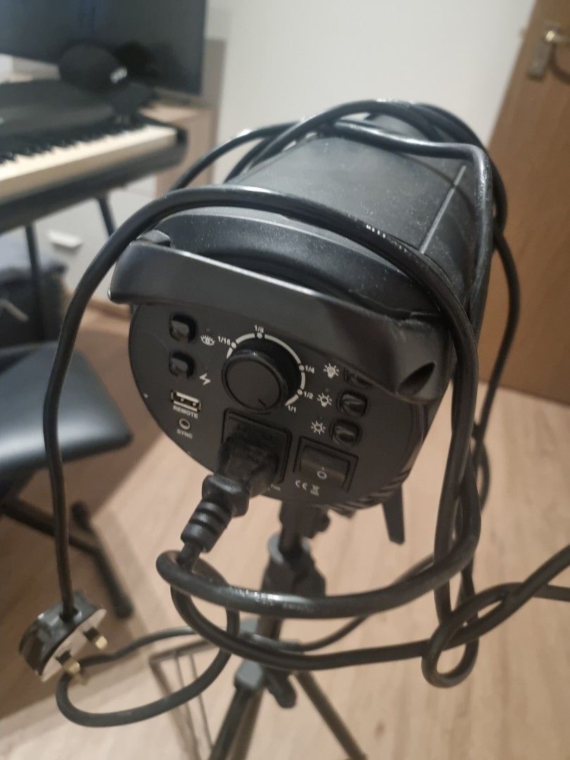 Caler Smart 300 studio light, Photography, Photography Accessories ...