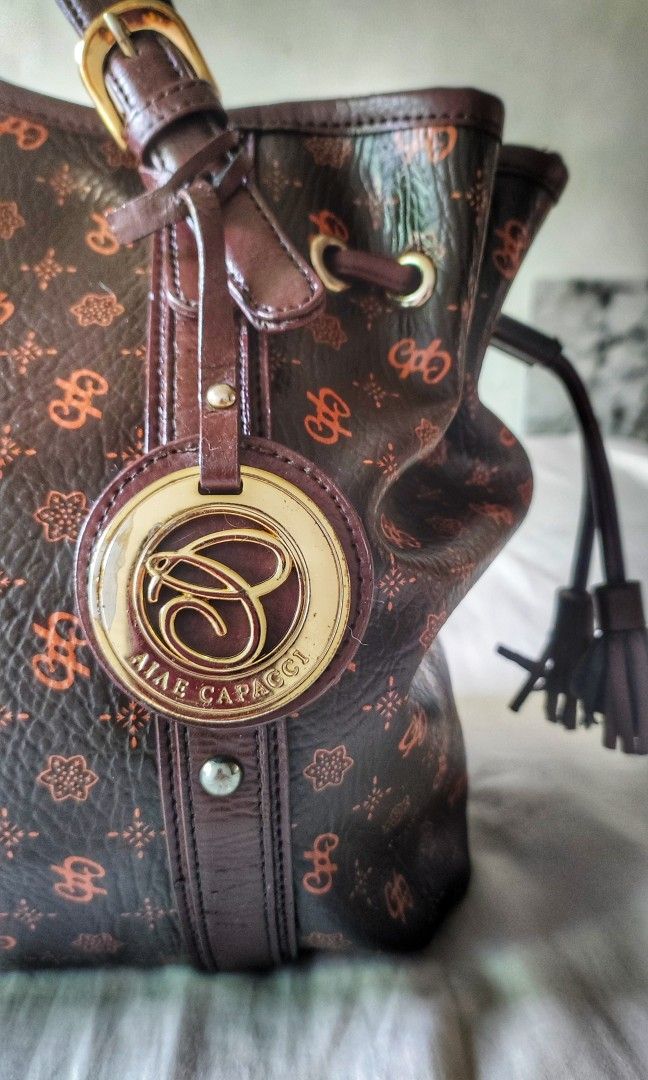 Neverfull CAPACCI LEATHER BUCKET BAG, Women's Fashion, Bags & Wallets ...