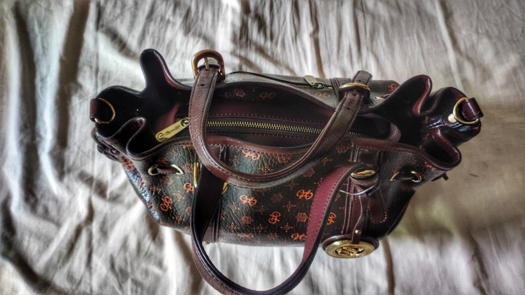 Neverfull CAPACCI LEATHER BUCKET BAG, Women's Fashion, Bags & Wallets ...