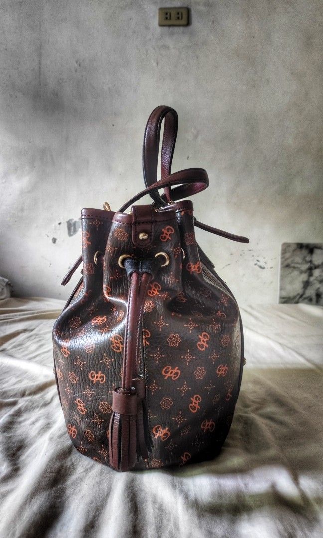 Neverfull CAPACCI LEATHER BUCKET BAG, Women's Fashion, Bags & Wallets ...