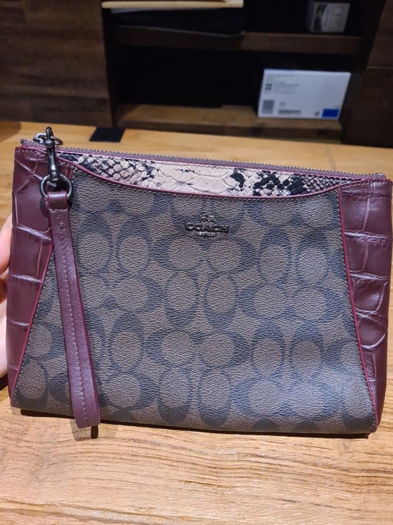 Coach Signature Clutch, Luxury, Bags & Wallets on Carousell
