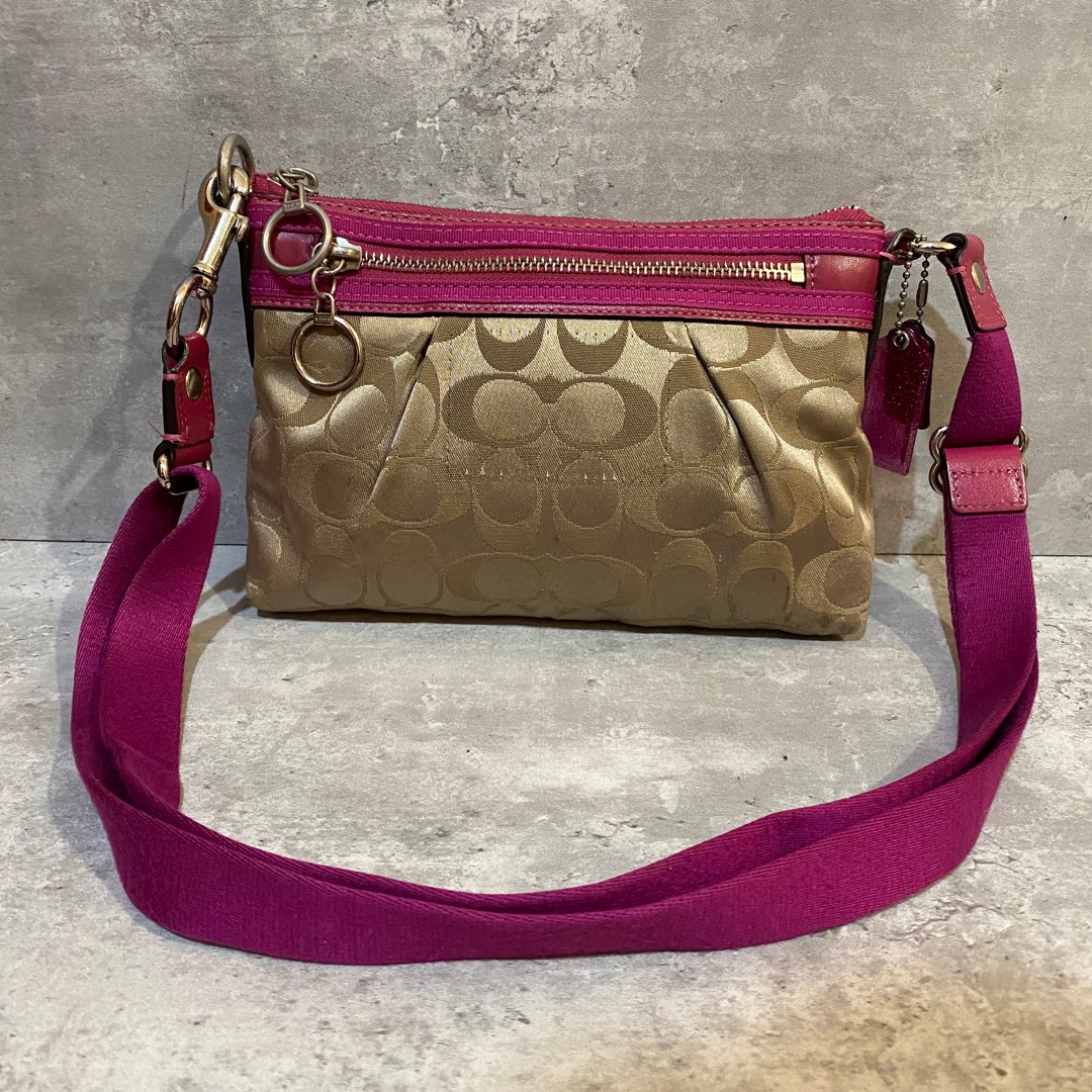 Coach Sling Bag, Women's Fashion, Bags & Wallets, Cross-body Bags on ...