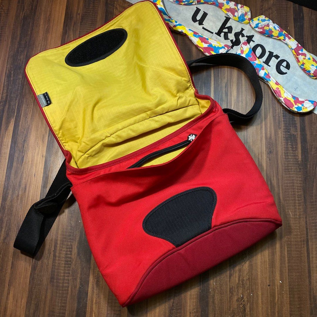 Crumpler the skivvy, Fesyen Pria, Tas & Dompet , Tas Selempang di Carousell
