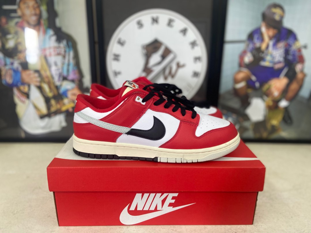 Dunk Low Chicago Split, Men's Fashion, Footwear, Sneakers on Carousell