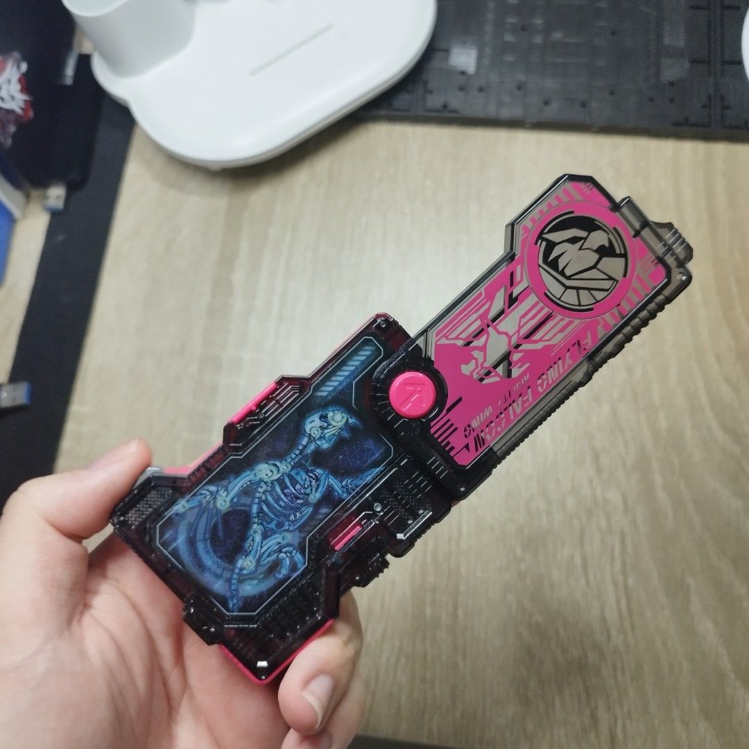 DX Flying Falcon Progrise Key, Kamen Rider Jin, Masked Rider Zero-One ...