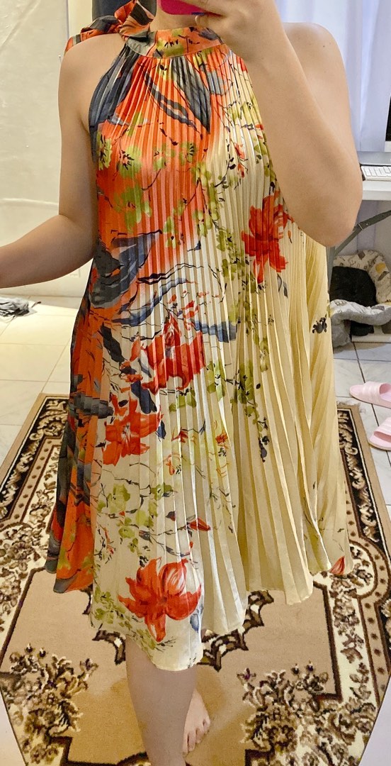 ELECTRIC PLEATED DRESS, Women's Fashion, Dresses & Sets, Dresses on ...