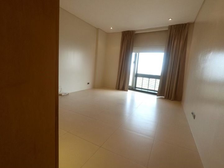 For Sale: Essensa East Forbes Lawton Tower 3-BEDROOM Luxury Condo with ...