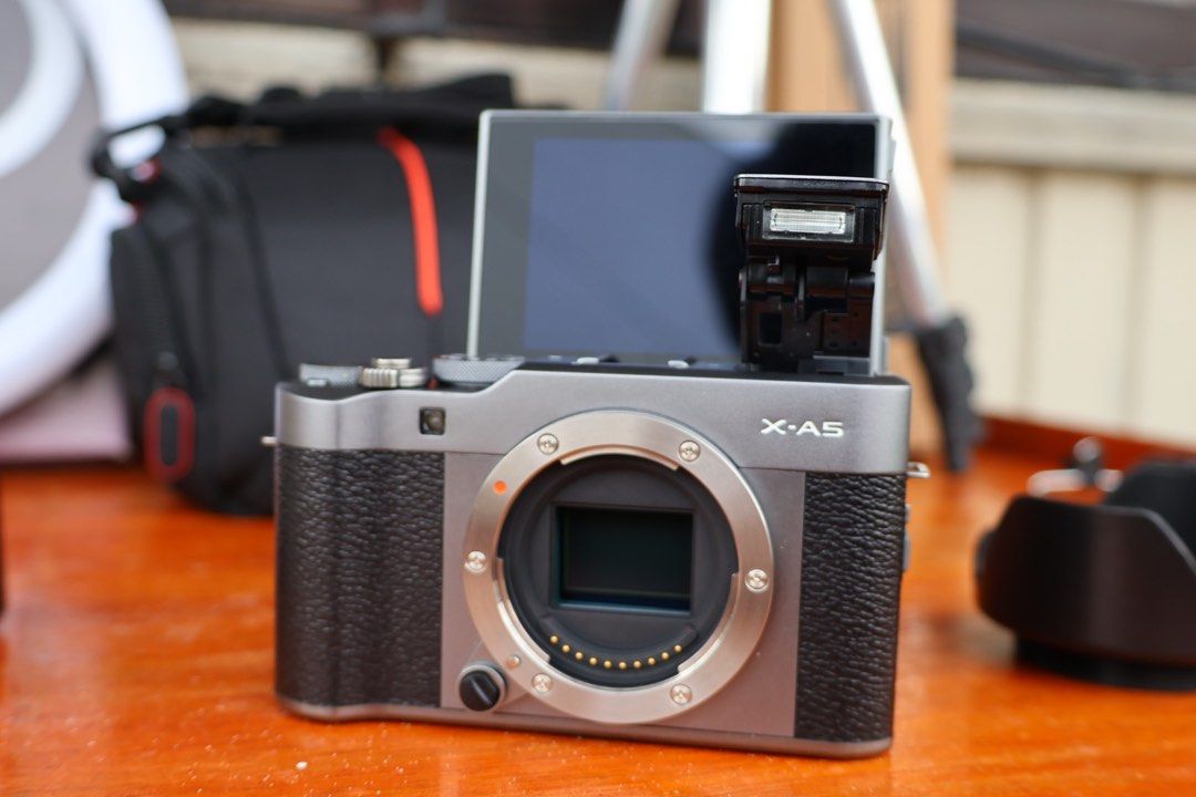 Fujifilm X-A5 Mirrorless Vlogging Camera, Photography, Cameras on Carousell