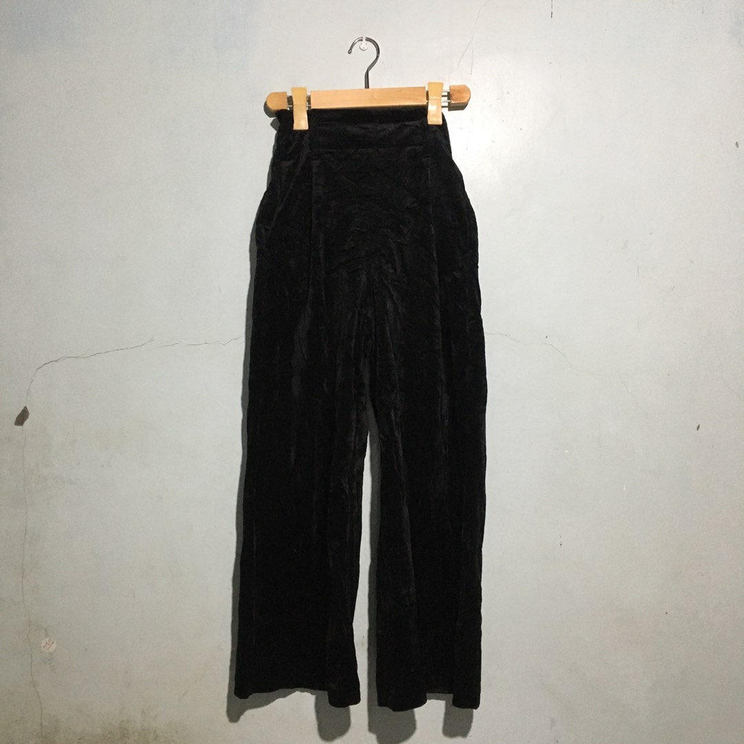 GU Square Pants, Women's Fashion, Bottoms, Other Bottoms on Carousell