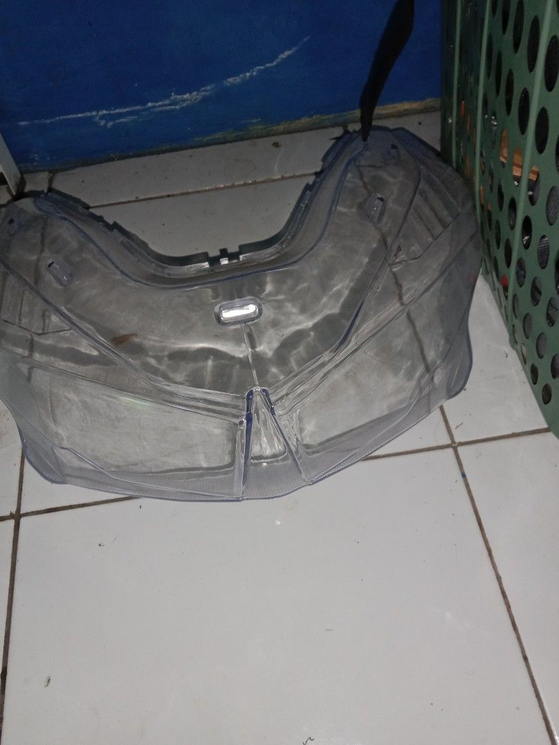 Kaca motor depan proyektor New salah beli, Elektronik, Lainnya di Carousell