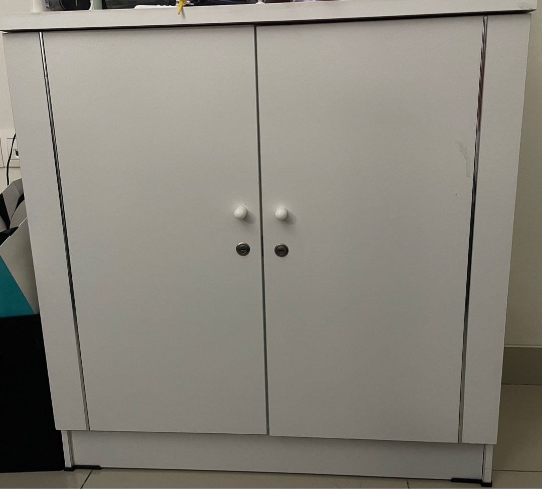 Lemari, Perabotan Rumah di Carousell