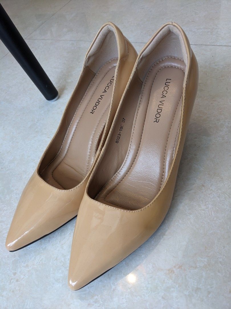 Lucca Vudor neutral pumps, Women's Fashion, Footwear, Heels on Carousell