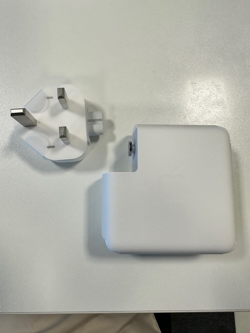 Macbook Pro W Usb C Power Adapter Computers Tech Parts Accessories Chargers On Carousell