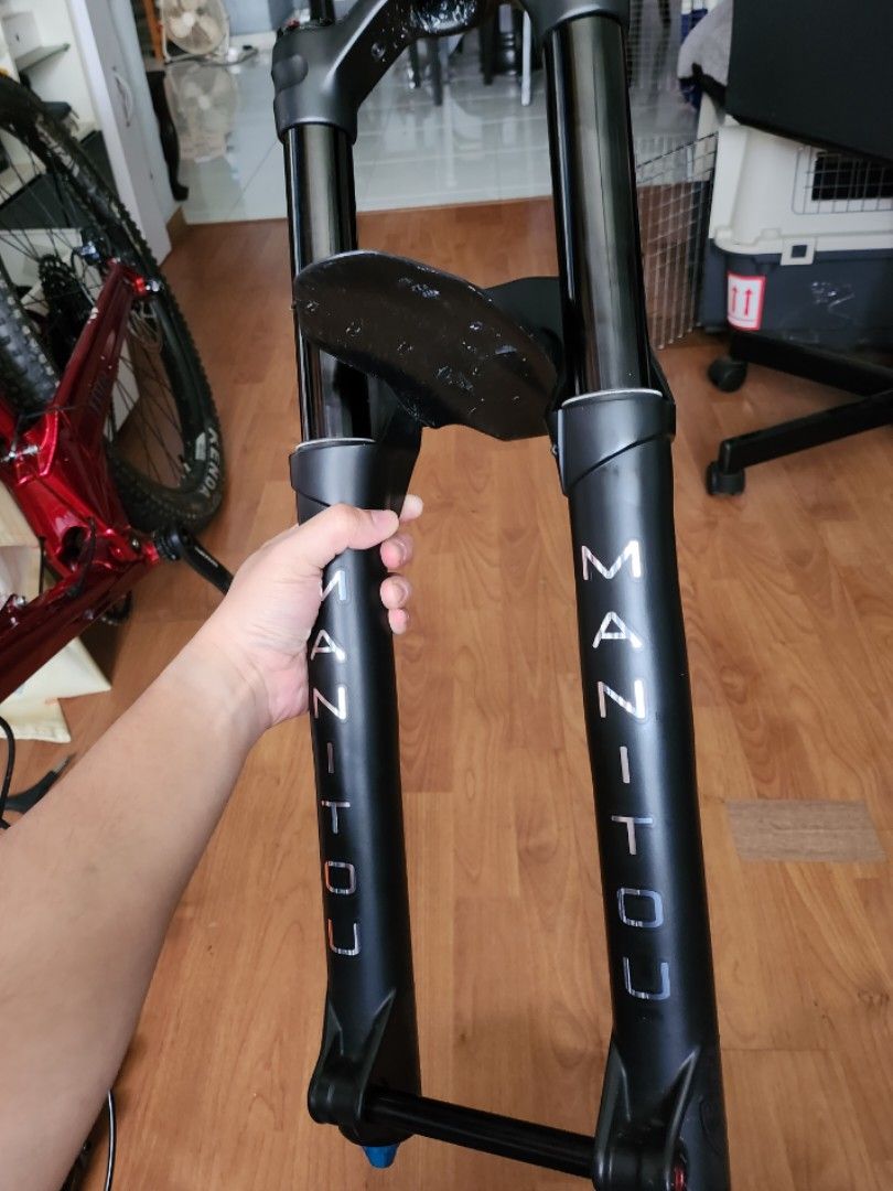 Manitou Mezzer Pro 27.5+ Fork, Sports Equipment, Bicycles & Parts ...