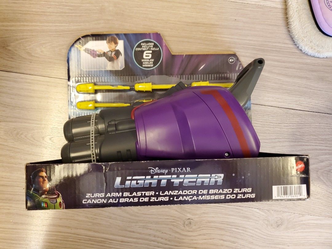 Mattel Disney Lightyear Zurg Arm Blaster, 興趣及遊戲, 玩具 & 遊戲類 - Carousell