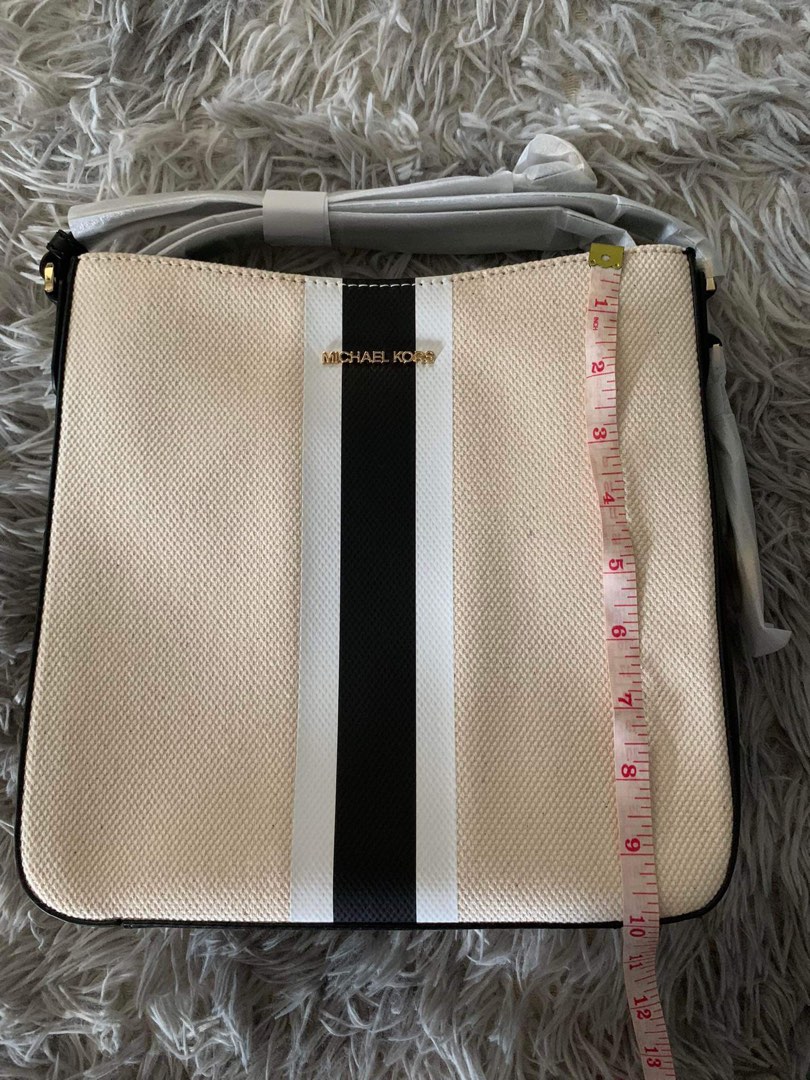Michael Kors, Luxury, Bags & Wallets on Carousell