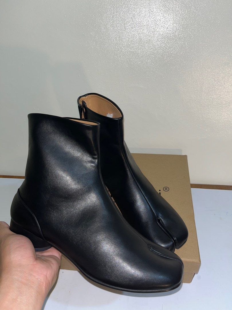MM Tabi boots, Women's Fashion, Footwear, Boots on Carousell
