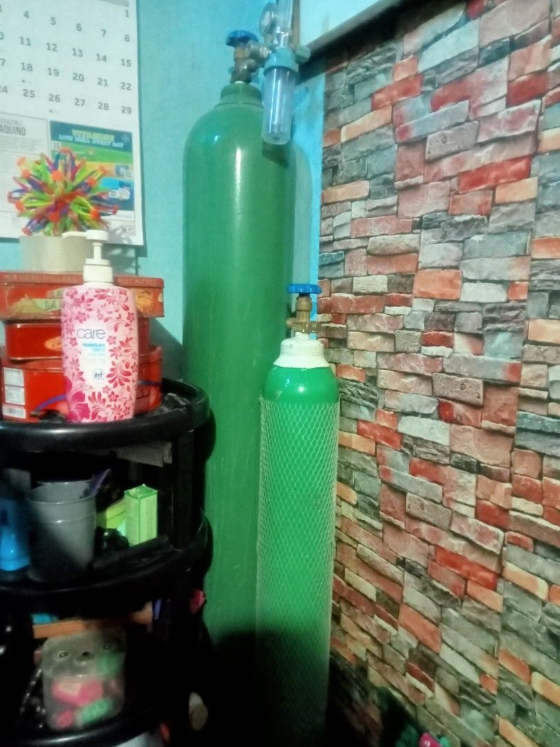 Oxygen Tank ( Tank Only) 50lbs and 20 lbs with gauge set. all in ...