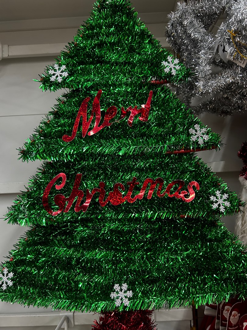 Pajangan pohon natal untuk natal, Perabotan Rumah di Carousell