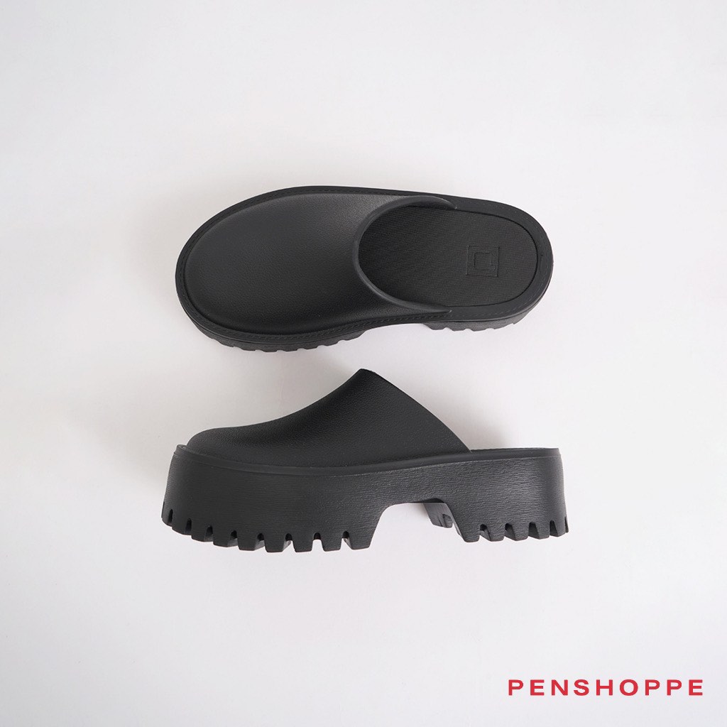 Penshoppe Chunky Rubber Clogs Black, Women's Fashion, Footwear ...