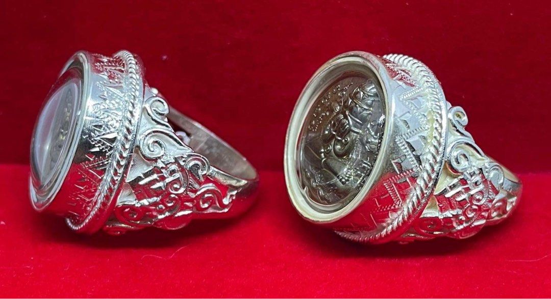 Pidta Pangpakan Roon Phor Tong Ruay 2566, Hobbies & Toys, Memorabilia & Collectibles, Religious ...