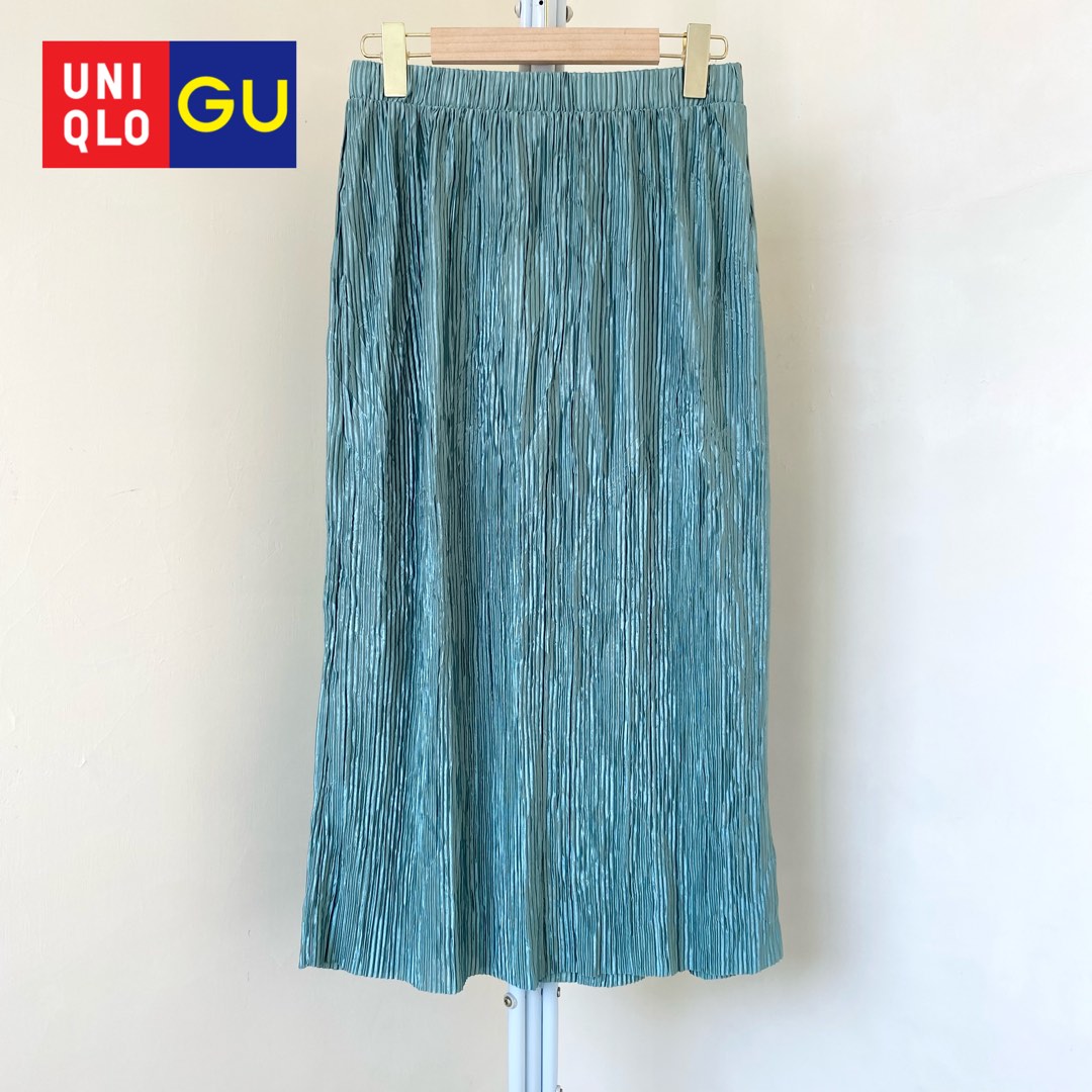 Plisket Shimmer Skirt GU Uniqlo, Fesyen Wanita, Pakaian Wanita, Gaun ...