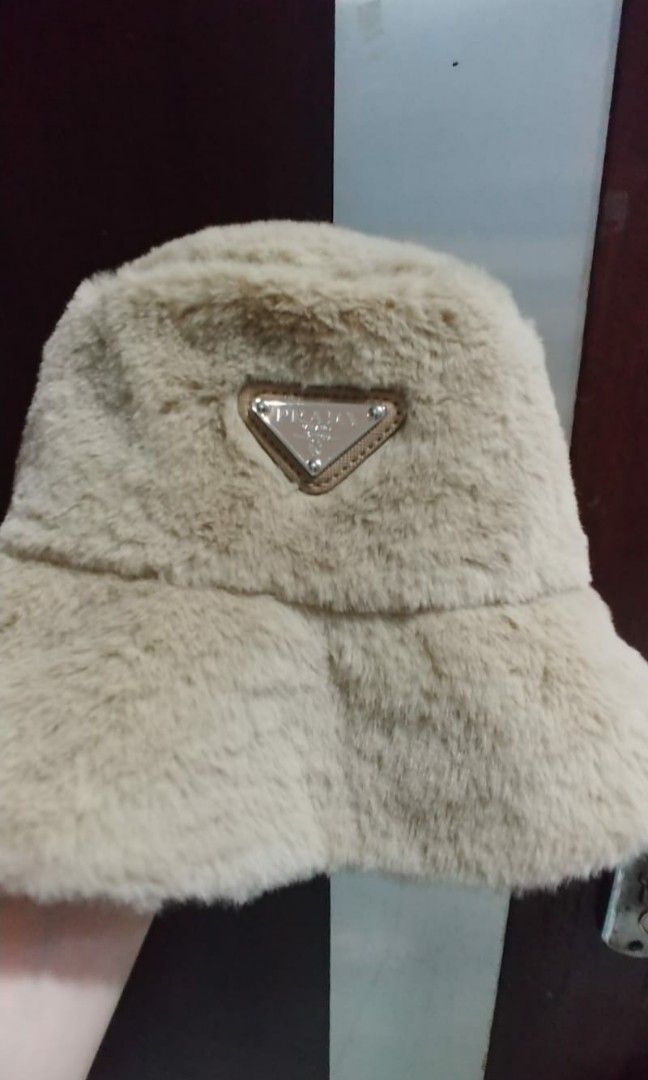 Prada Fur Hat, Fesyen Pria, Aksesoris, Topi di Carousell