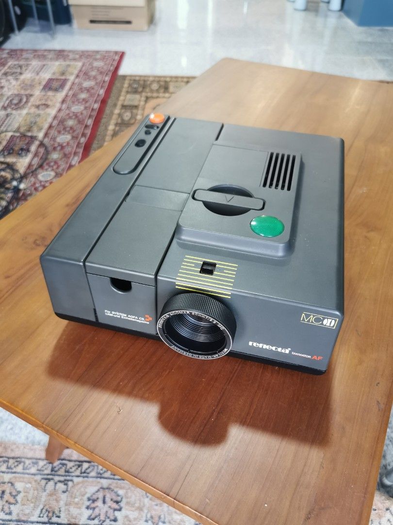 Reflecta Diamator AF Slide Projector made in Germany, TV & Home Appliances, TV & Entertainment ...