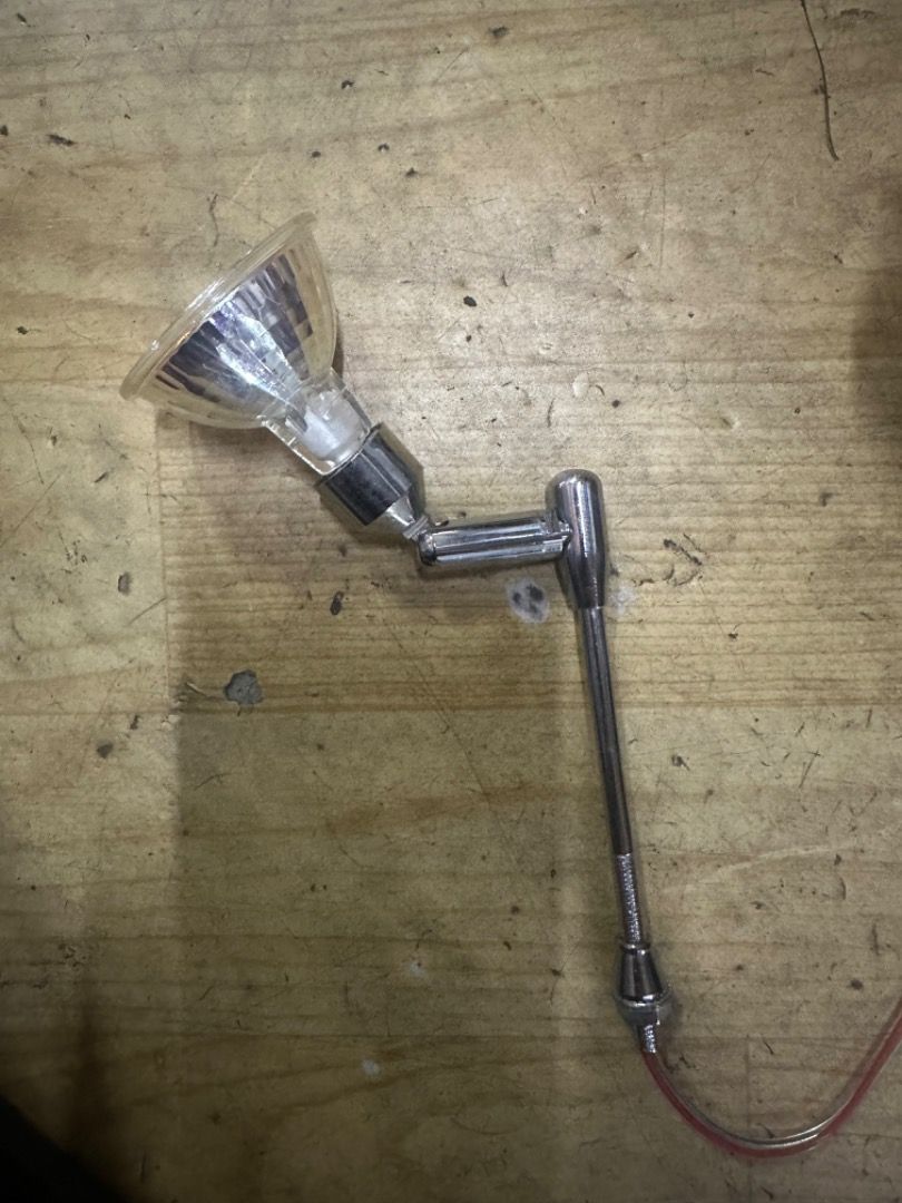 Retail display showcase spotlight stand halogen light bulb, Furniture ...