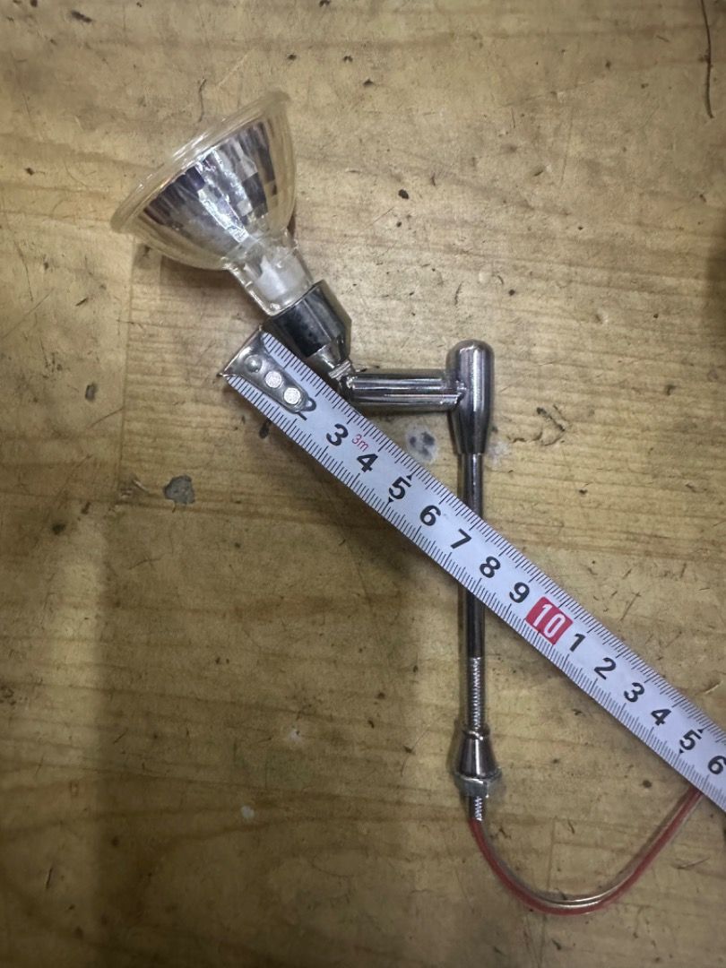 Retail display showcase spotlight stand halogen light bulb, Furniture ...