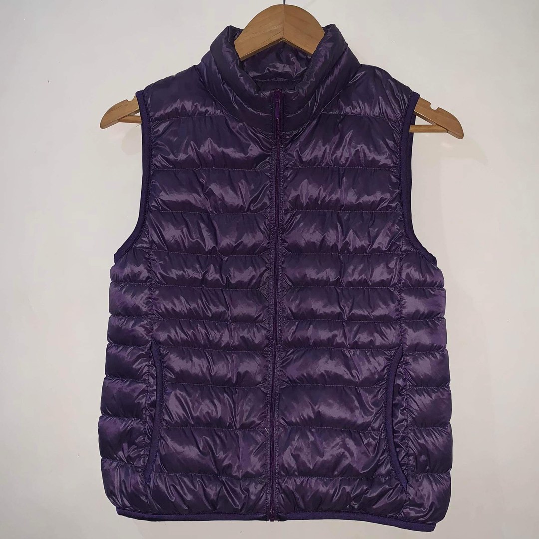 SALE‼️UNIQLO padded vest, Women's Fashion, Coats, Jackets and Outerwear ...