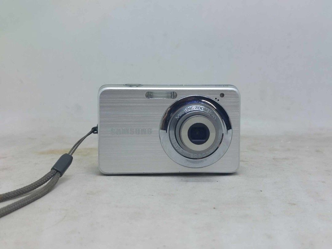 samsung es60 ccd sensor, Photography, Cameras on Carousell