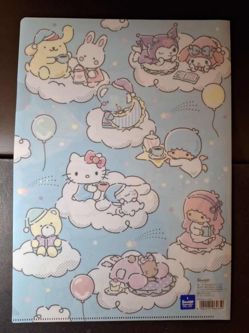 Sanrio Characters A4 folder, 興趣及遊戲, 書本 & 文具, 雜誌及其他 - Carousell