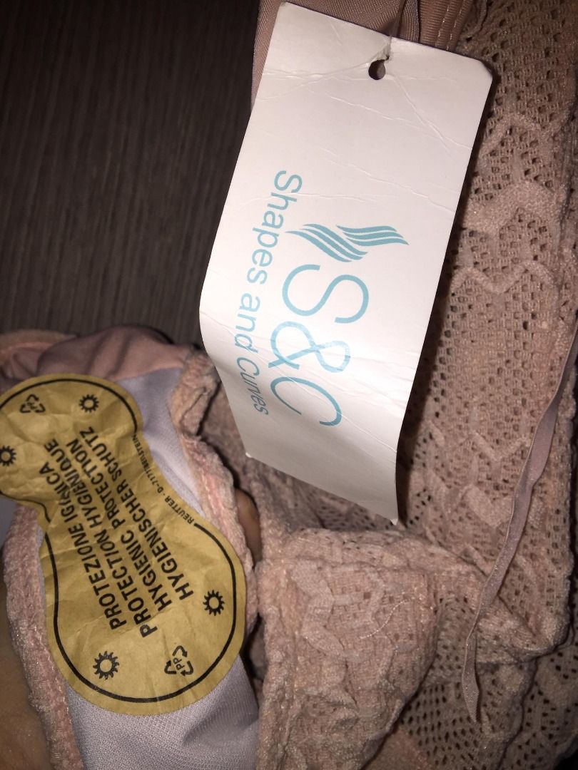 Shapes & Curves S:M-L, Women's Fashion, Swimwear, Bikinis & Swimsuits on Carousell