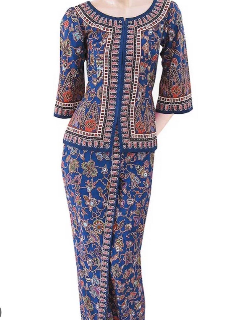 SIA Kebaya Batik Uniform, Women's Fashion, Dresses & Sets, Traditional ...