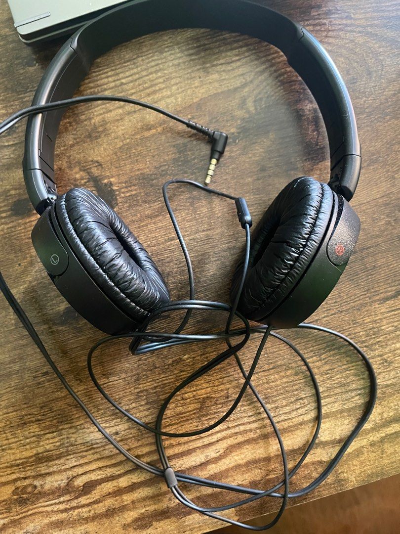 Sony headset, Audio, Headphones & Headsets on Carousell