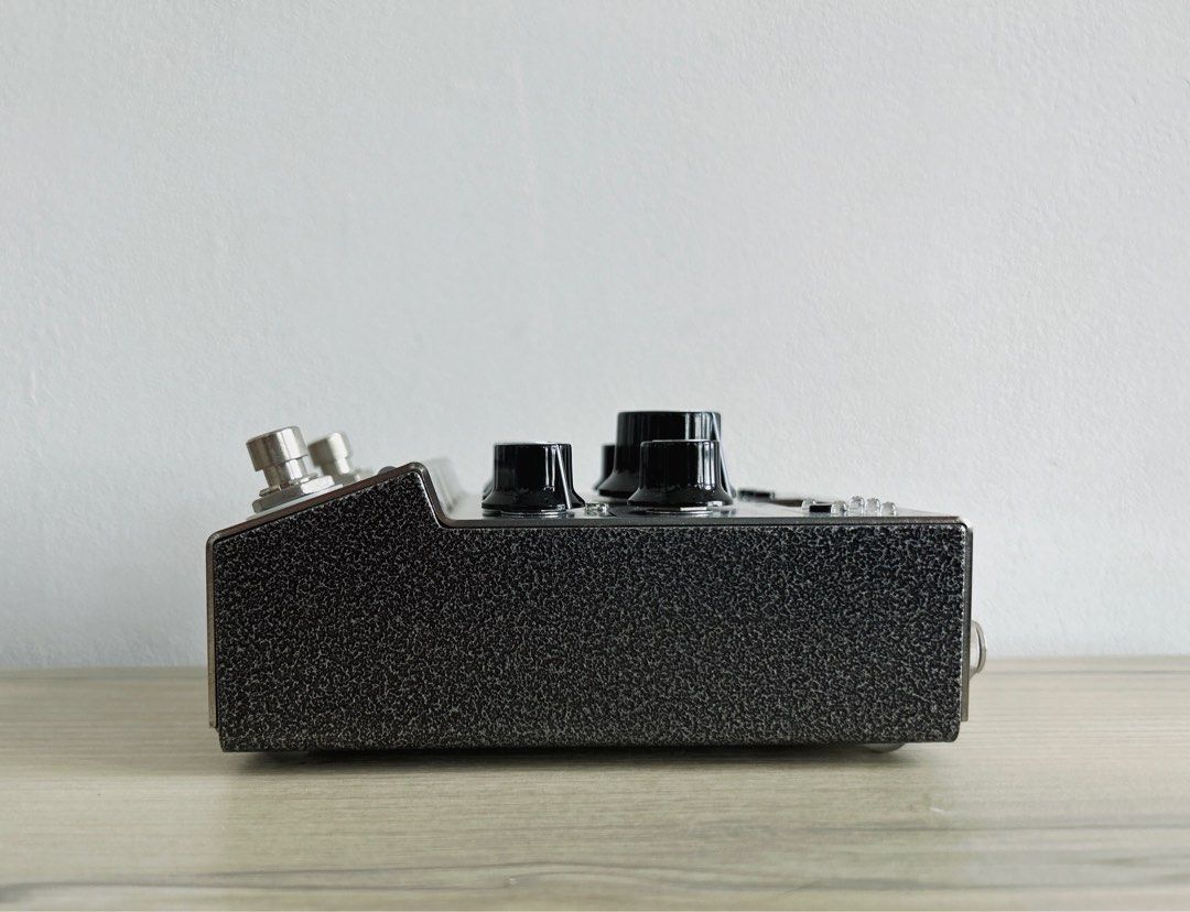 Suhr Discovery analog delay, Hobbies & Toys, Music & Media, Musical Instruments on Carousell