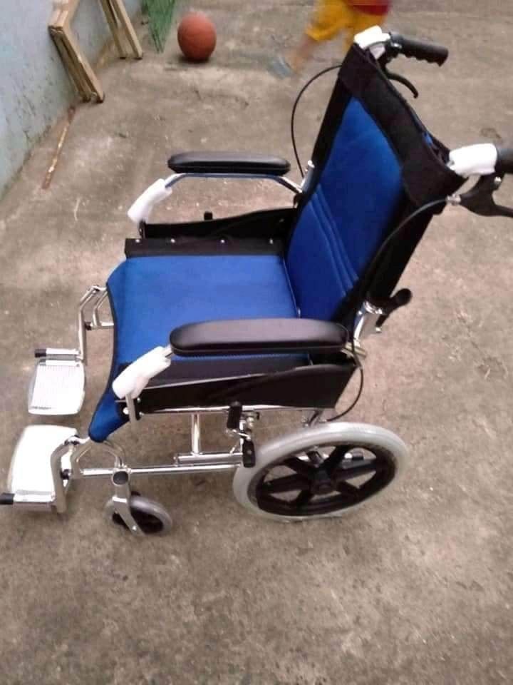 Sureguard travel wheelchair, Health & Nutrition, Medical Supplies ...