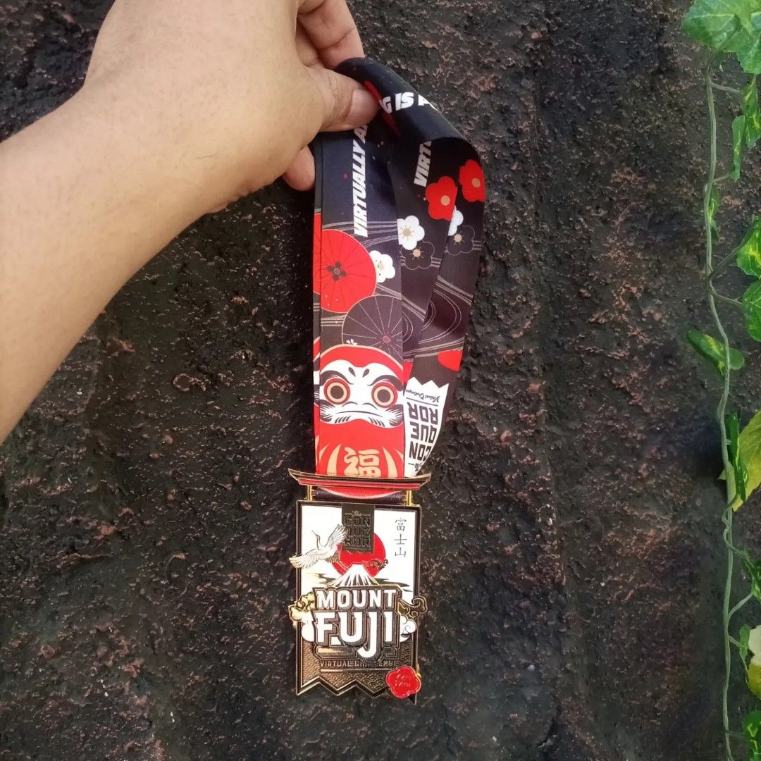 The conqueror virtual challenge medals mount fuji, Serba Serbi, Others ...