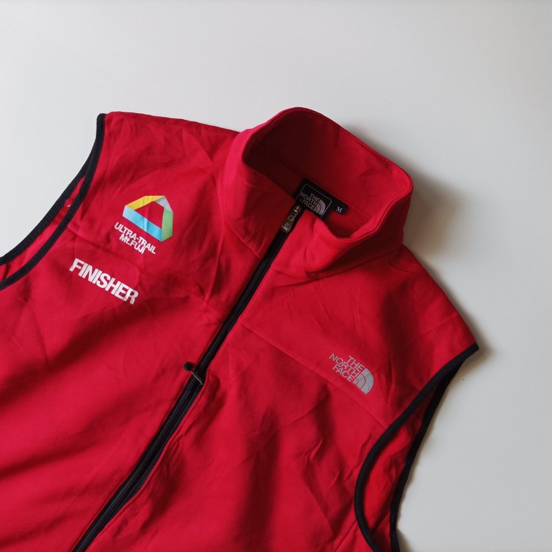 TNF polartec running vest merah, Olah Raga, Baju Olahraga di Carousell