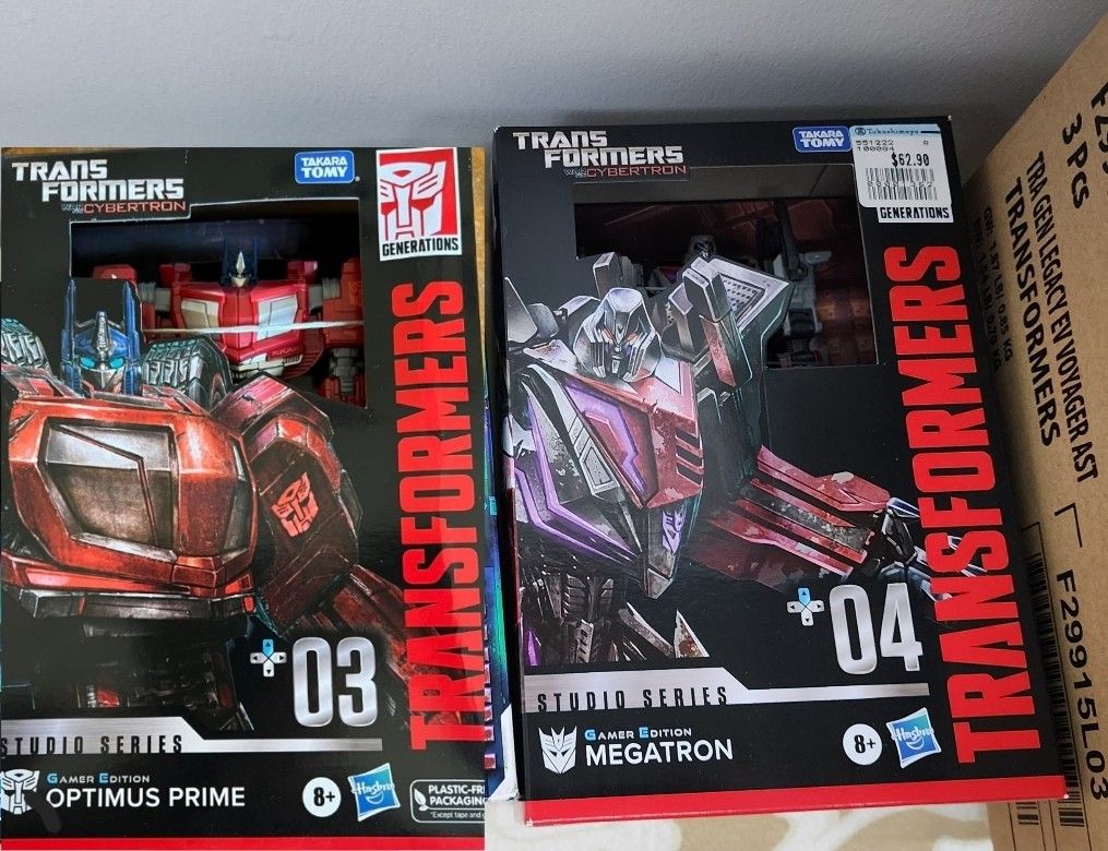 Transformers wfc gamer optimus prime n megatron, Hobbies & Toys, Toys ...