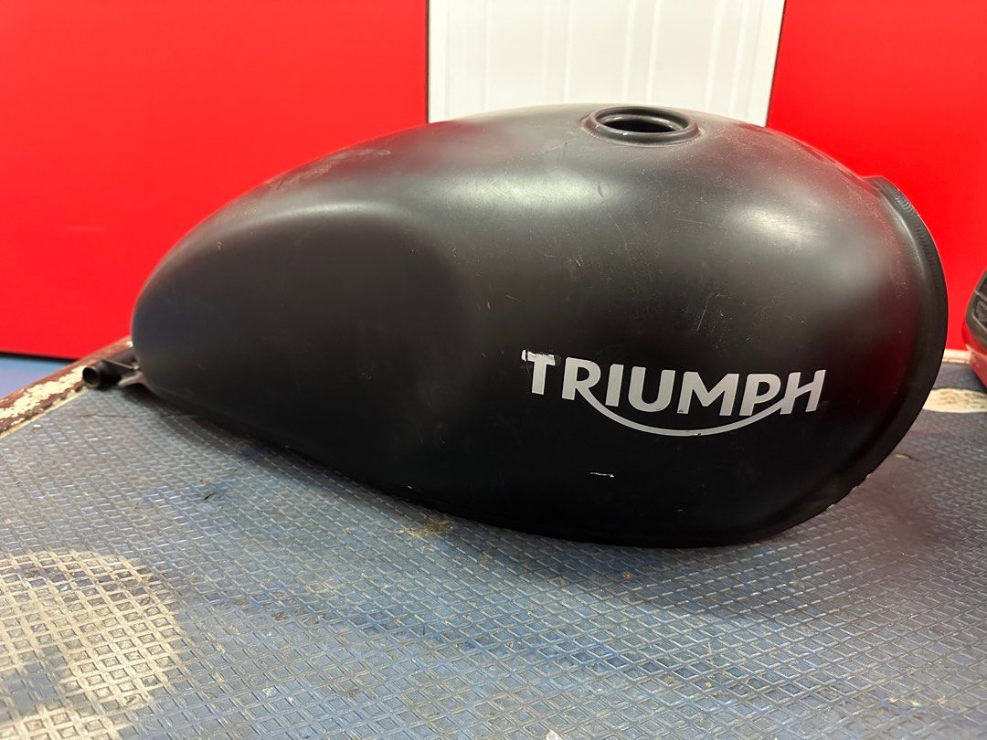 Triumph street twin fuel tank, Motorcycles, Motorcycle Accessories on ...