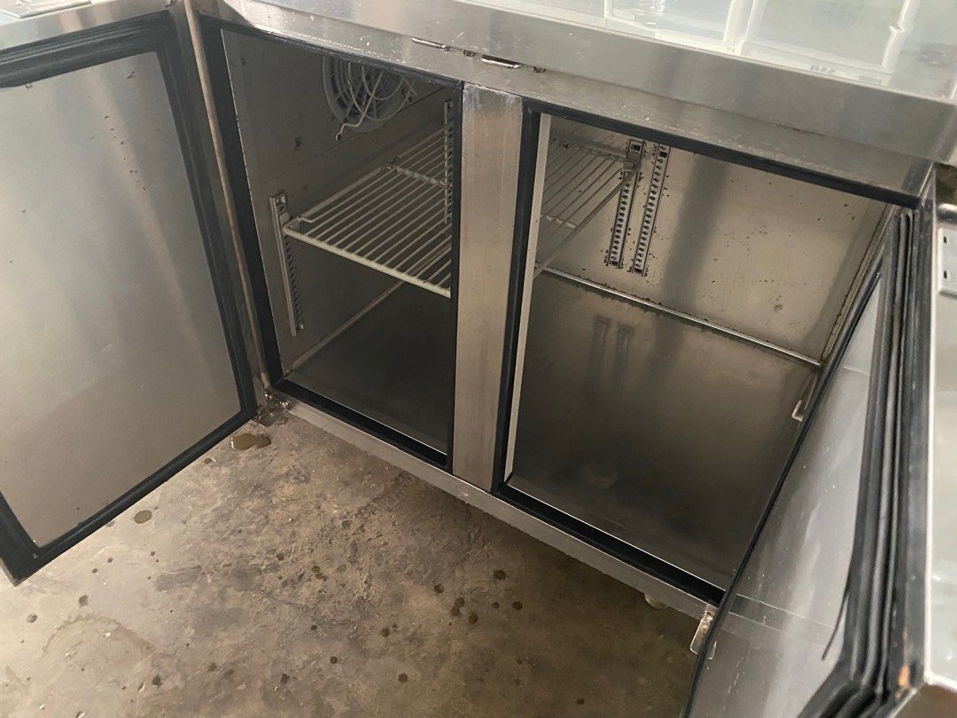 1.2m counter chiller with glass rack. Blower cooling. Free deliver and ...